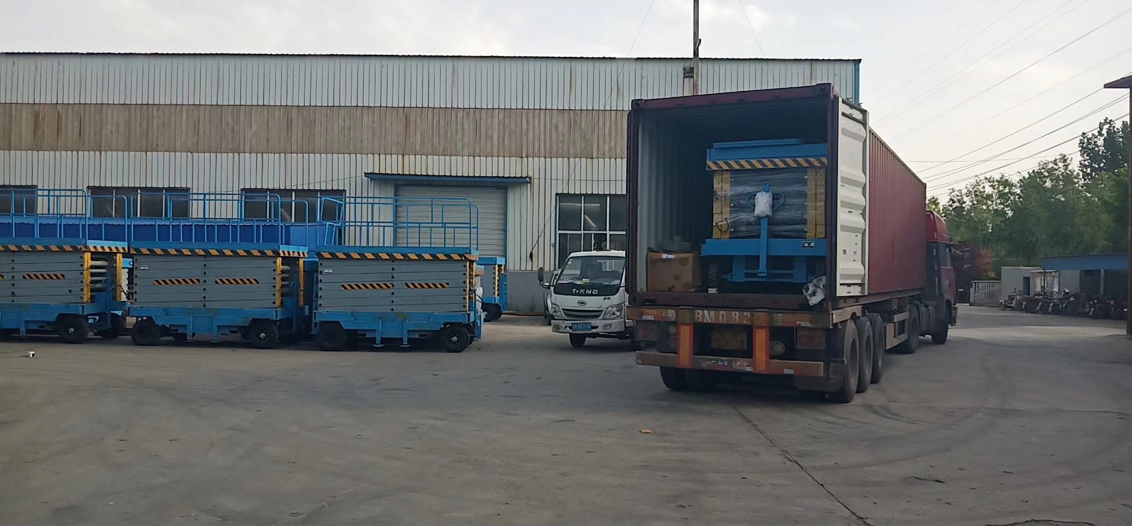 One container 10m towable scissor lift ship to Australia - DFLIFT